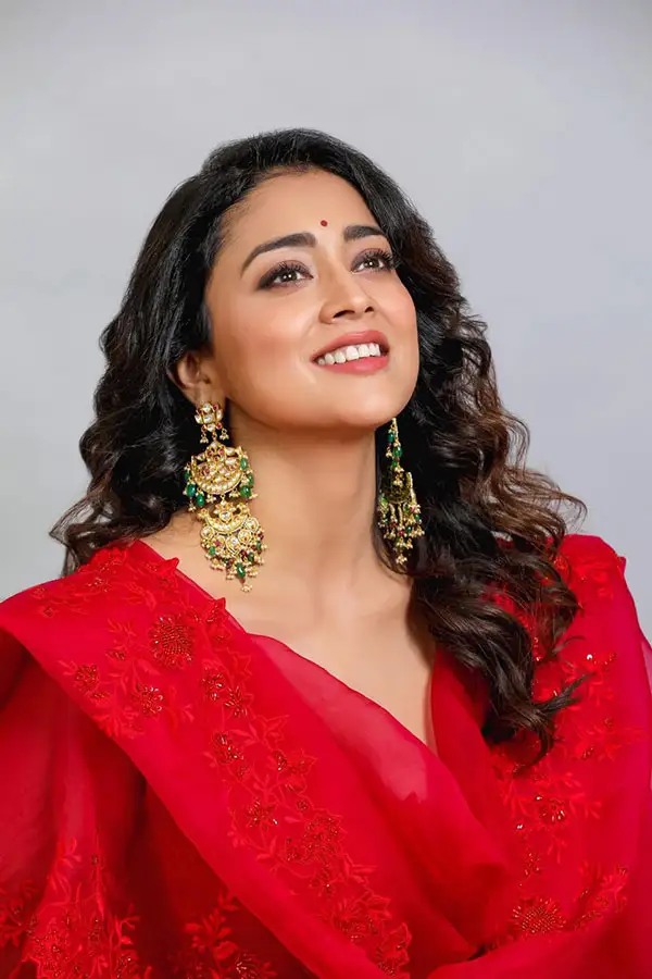 Shriya Saran: Biography, Net Worth, Movies - Celebrity Ramp
